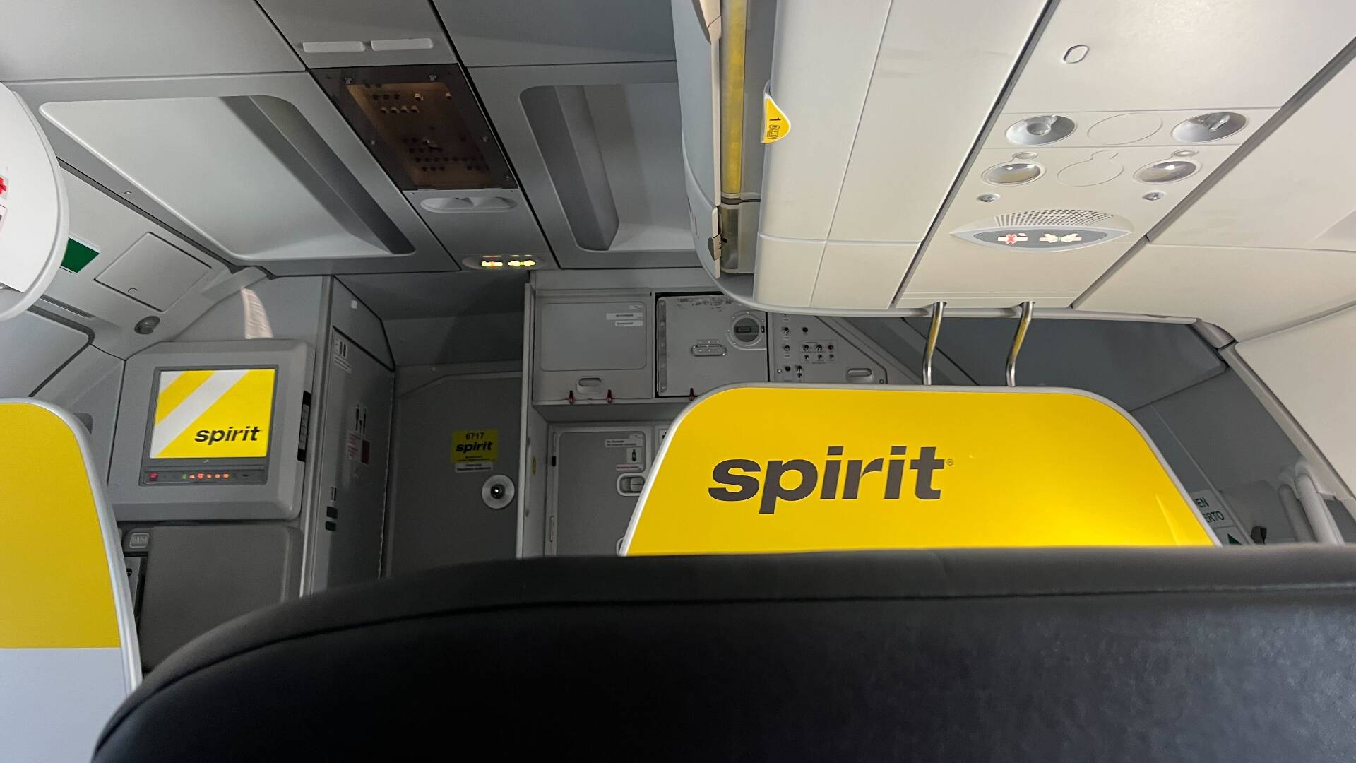 Spirit Airlines stock is in a crater amid second bankruptcy - TheStreet