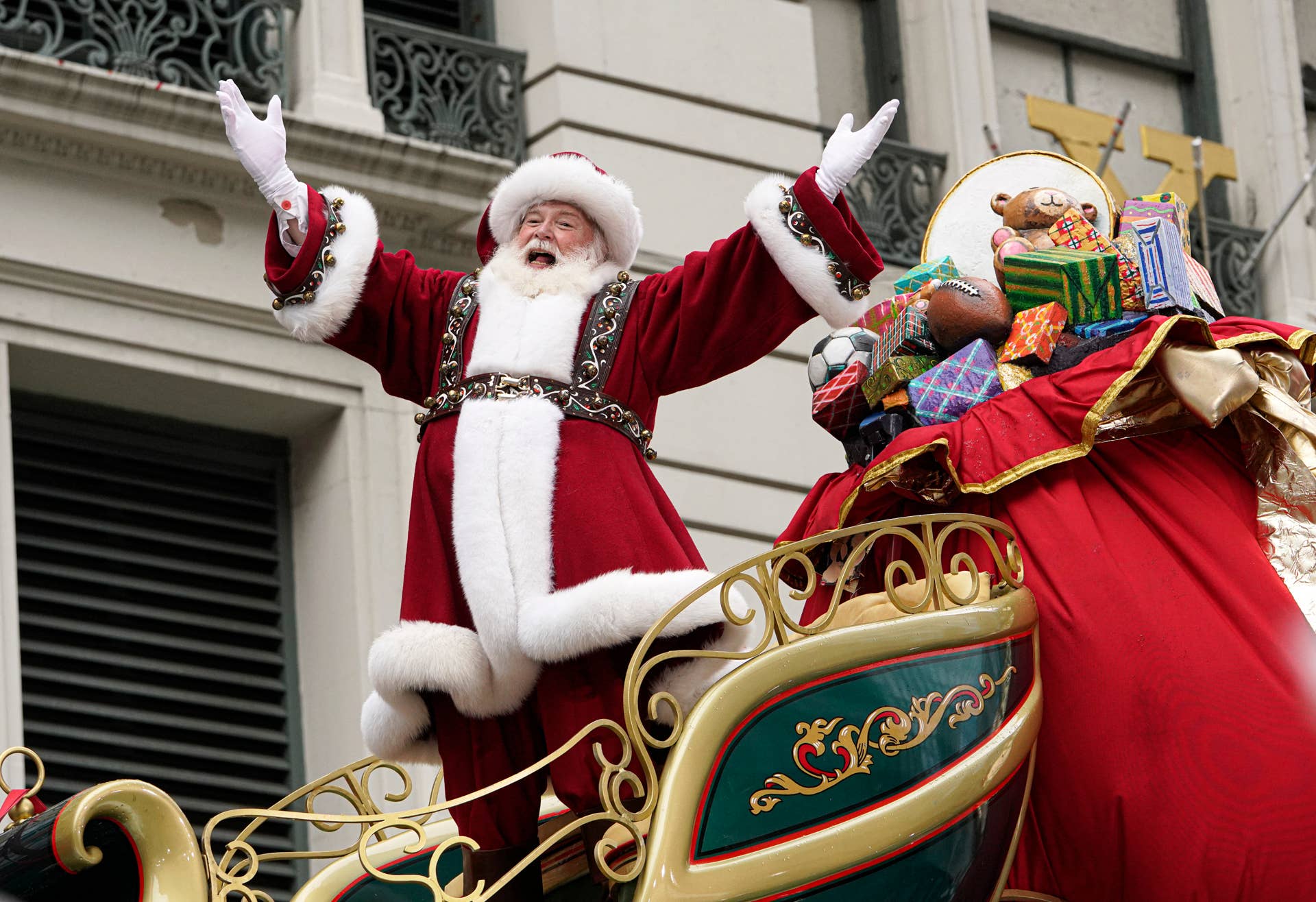What is Santa Claus' net worth? - TheStreet