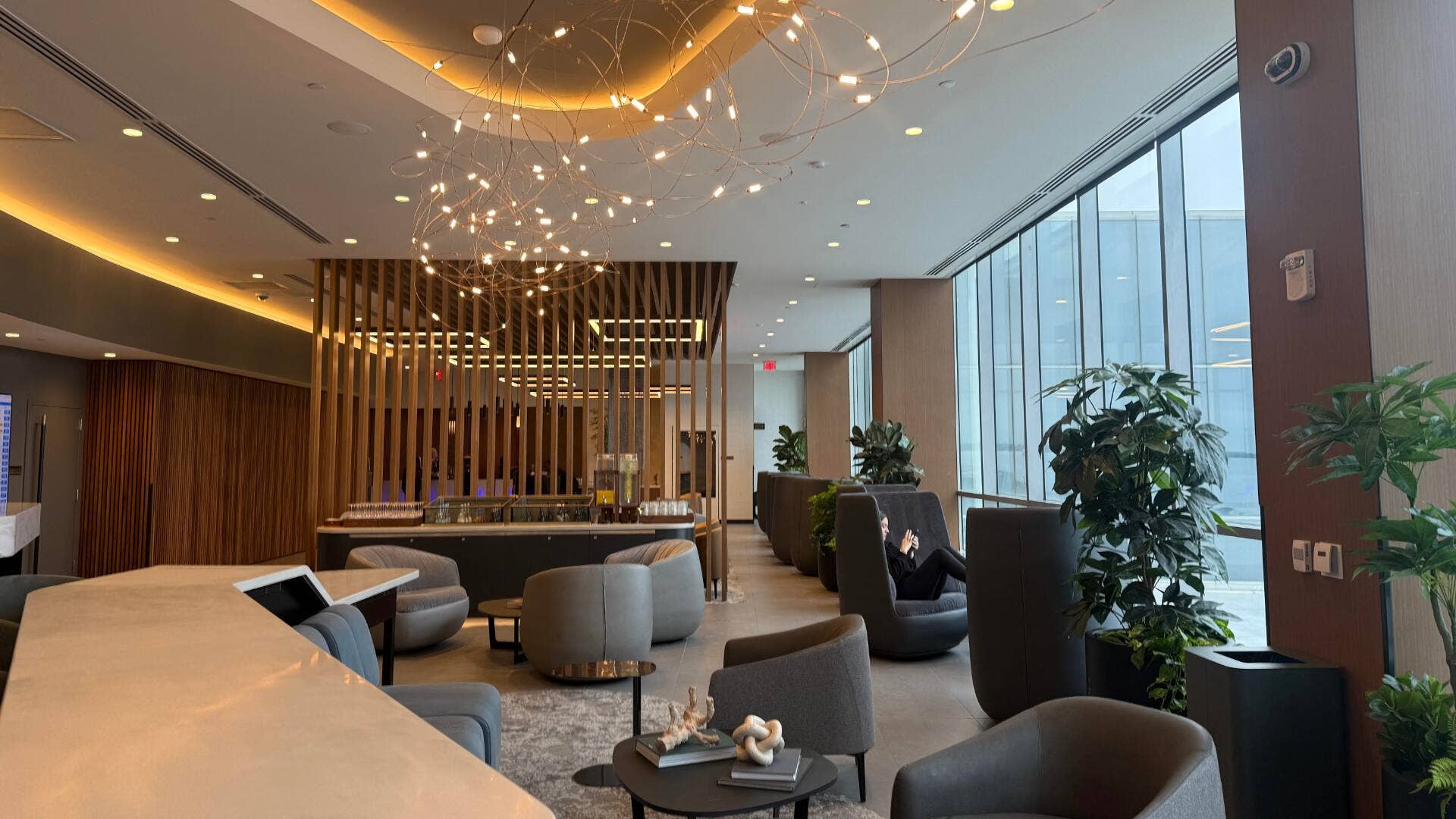 American Airlines to bring new ultra-luxury lounge to the South - TheStreet