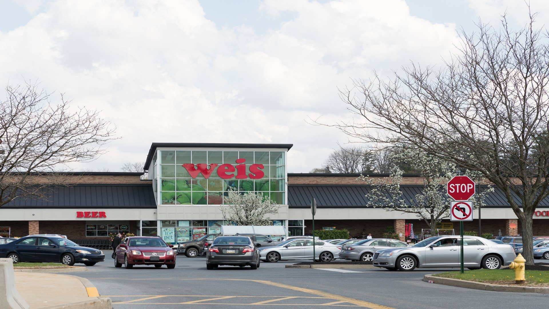Popular grocery store chain resumes store openings after 3-year hiatus ...