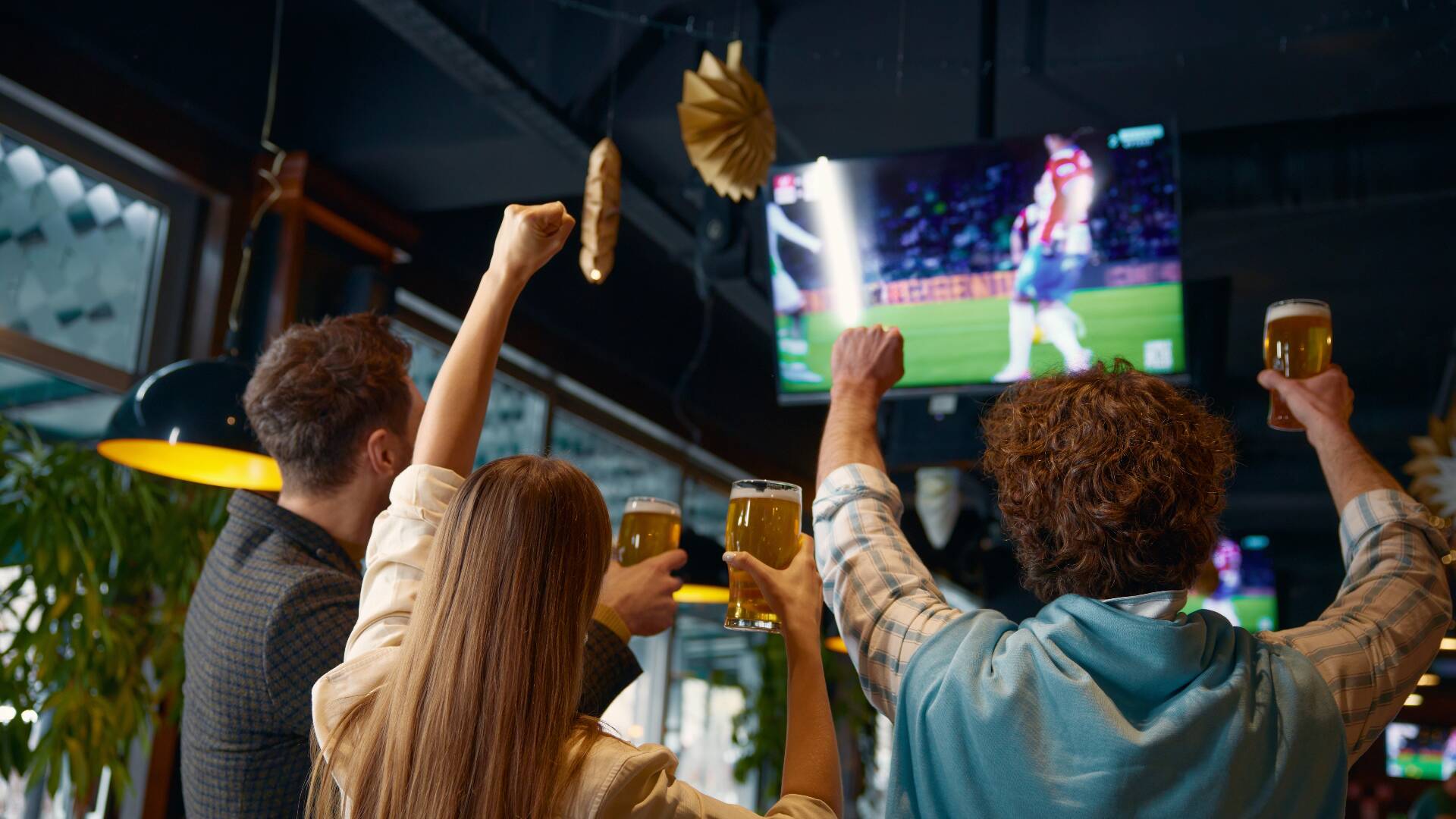 Owner of popular restaurant chains seeks Chapter 11 - TheStreet