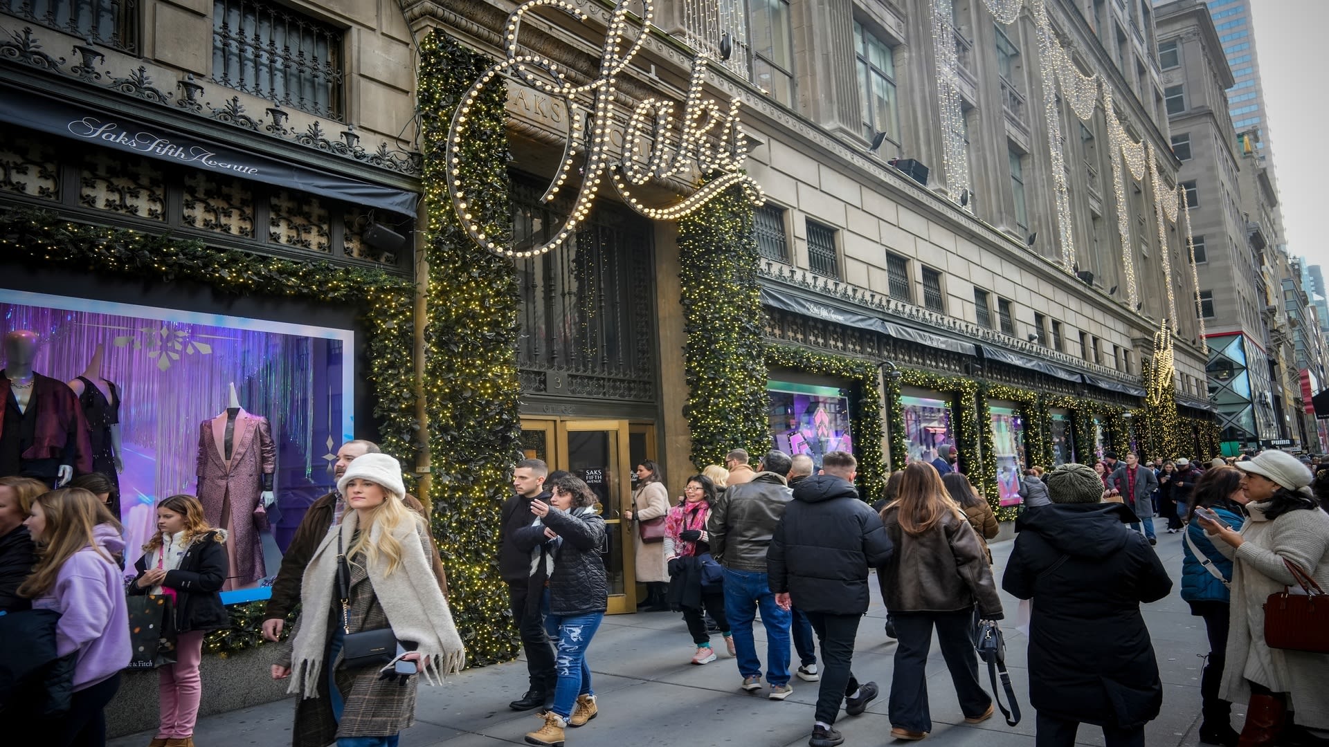 Saks Fifth Avenue’s liquidity woes could lead to Chapter 11 - TheStreet