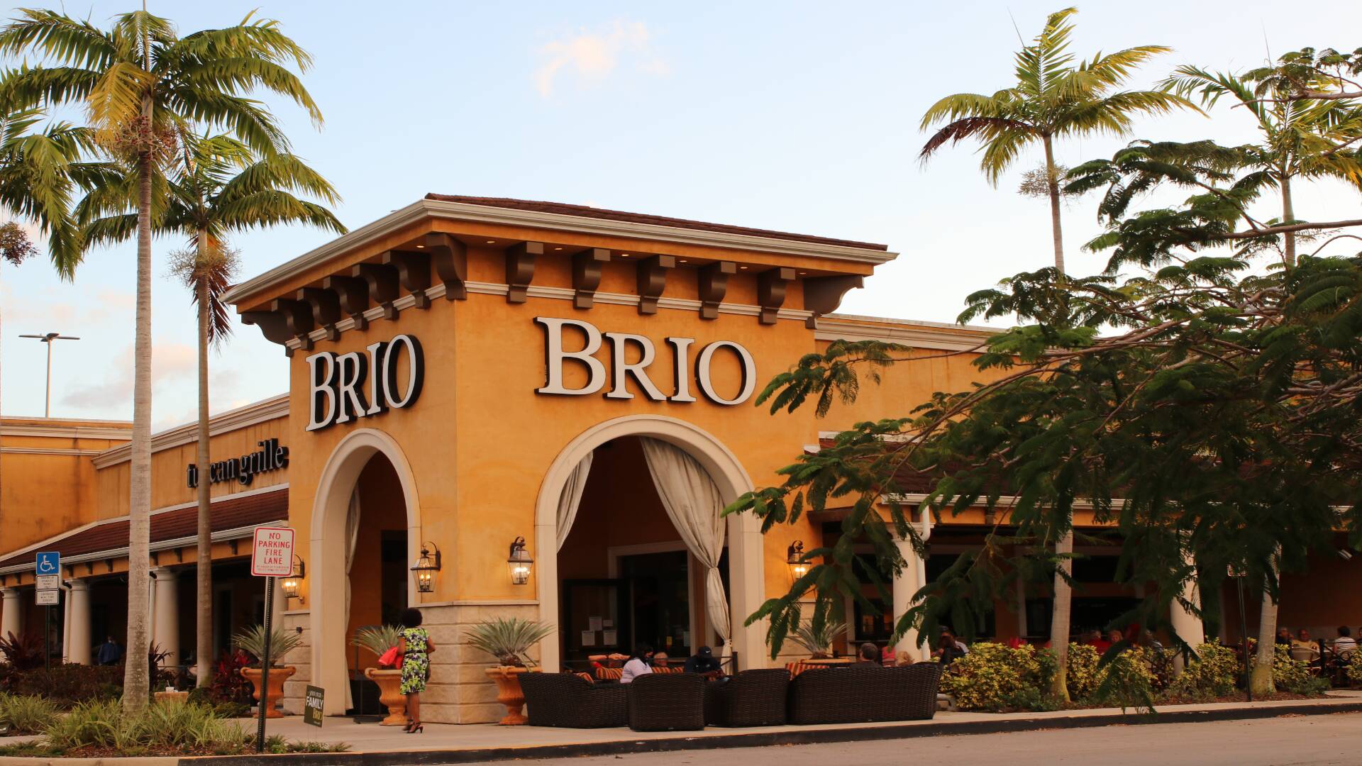 Popular Italian restaurant chain files Chapter 11 bankruptcy - TheStreet