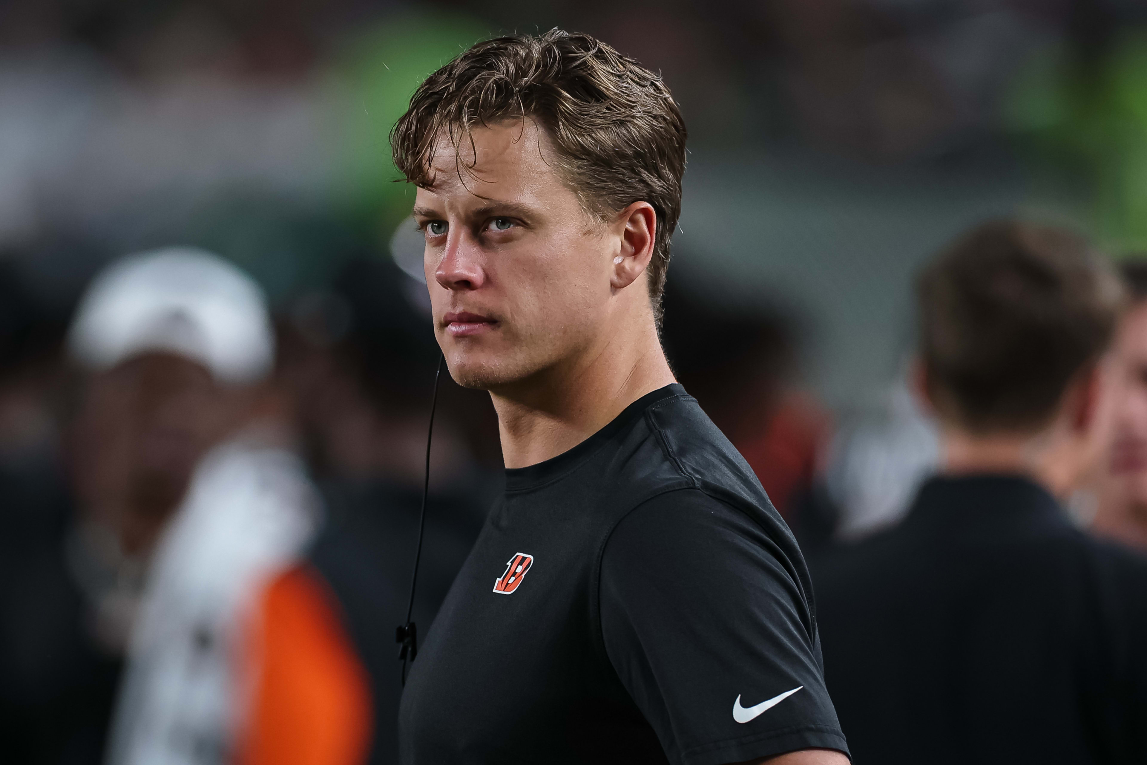 NFL starting quarterback salaries 2025: Who makes the most? - TheStreet