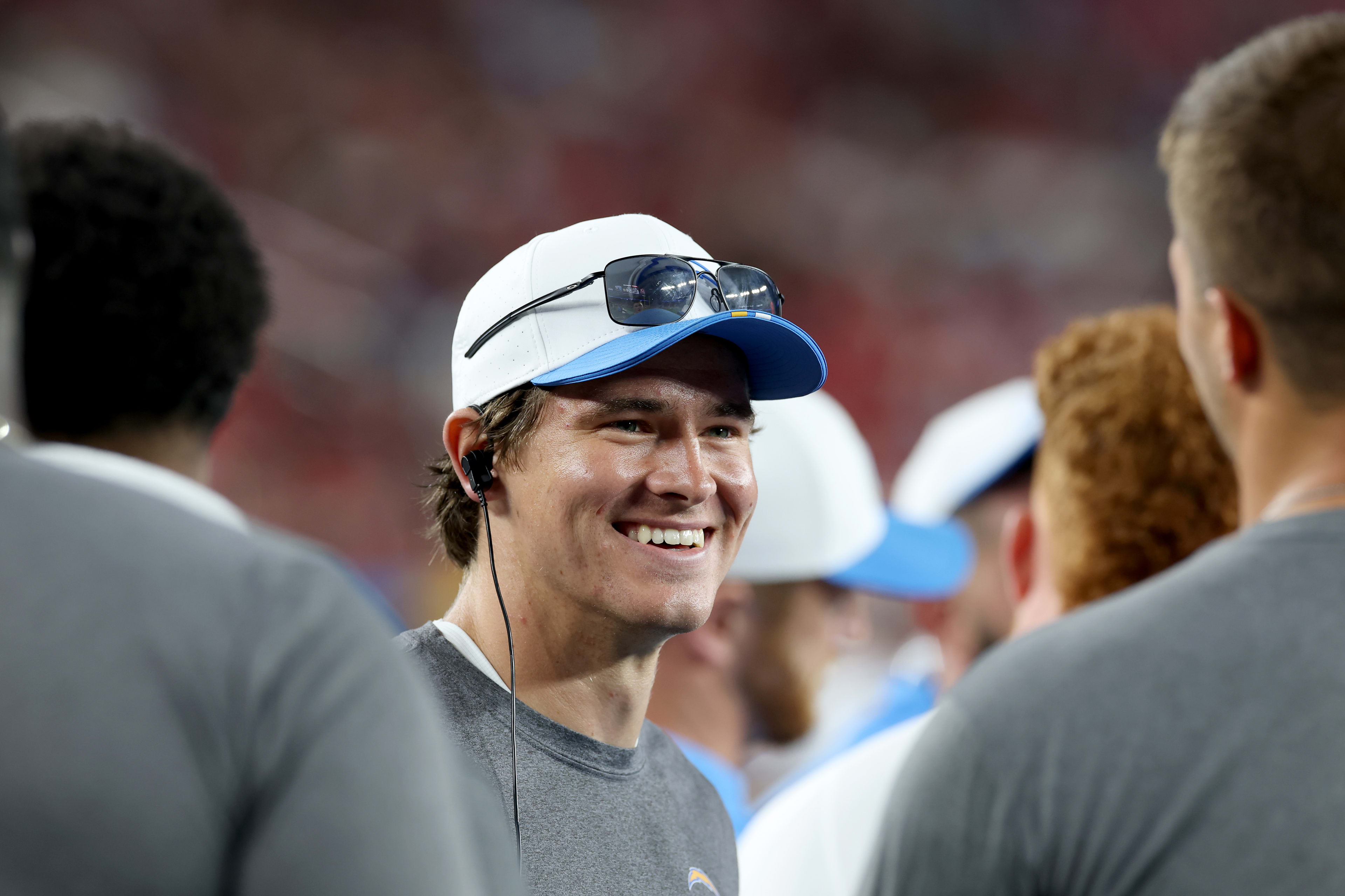 NFL starting quarterback salaries 2025: Who makes the most? - TheStreet