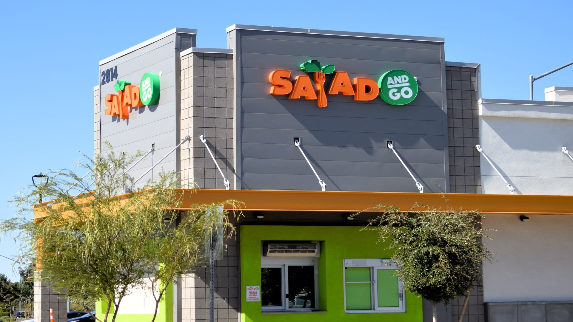 Popular fast-food chain closes half its locations, no bankruptcy ...