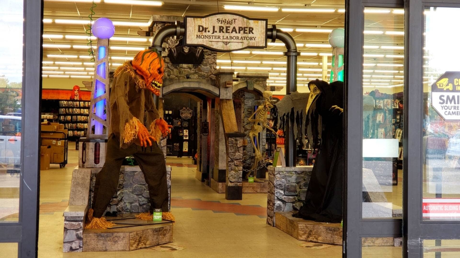 How Spirit Halloween has taken over spooky season - TheStreet