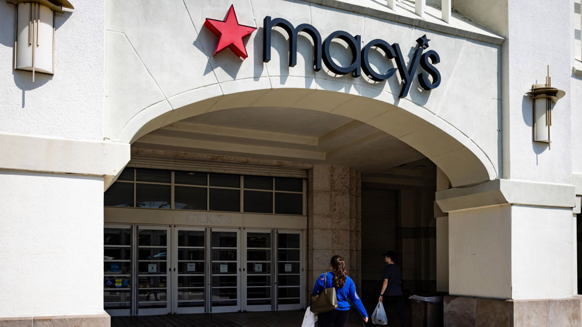 Macy's is selling a $70 men's quarter-zip sweater for $20 - TheStreet