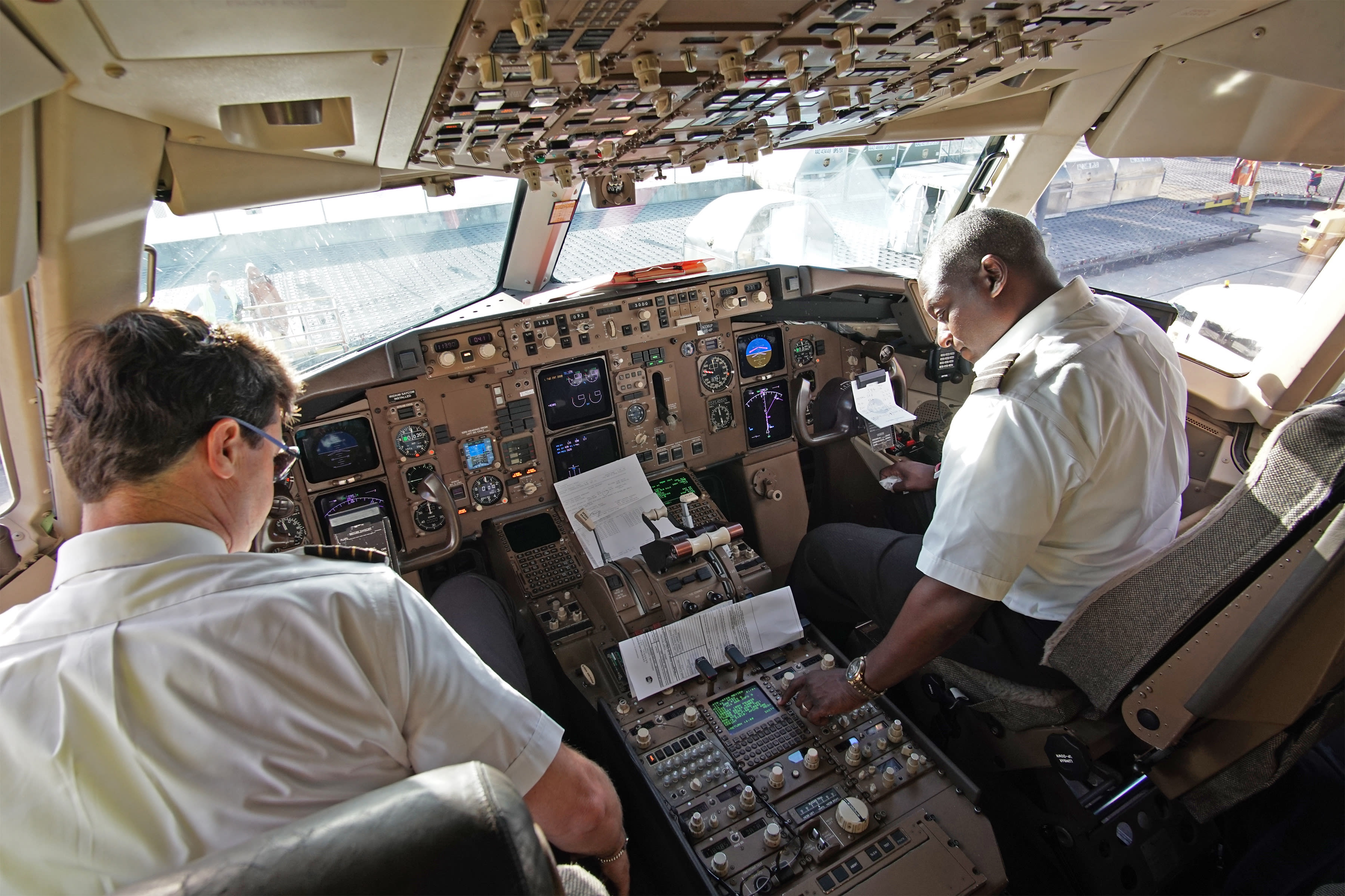 UPS Pilot salaries: What they do & how much they get paid - TheStreet