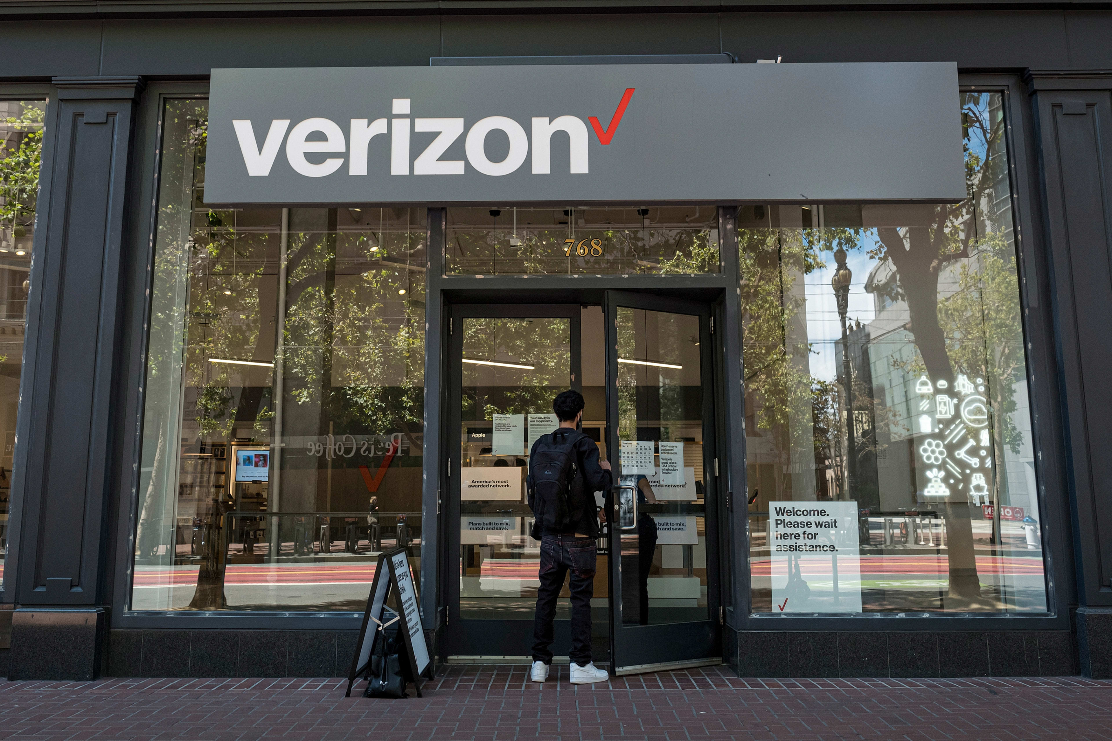 Verizon quietly makes another change, frustrates customers - TheStreet