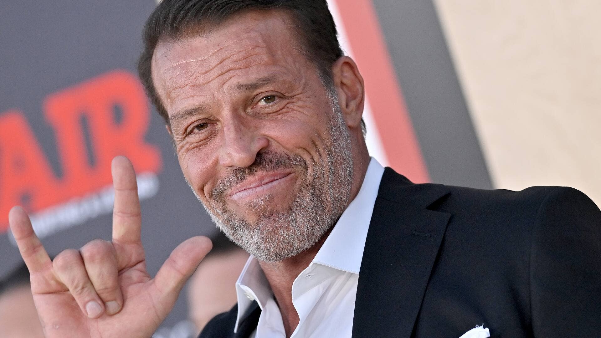 Tony Robbins sends strong message to Americans on 401(k)s, IRAs - TheStreet
