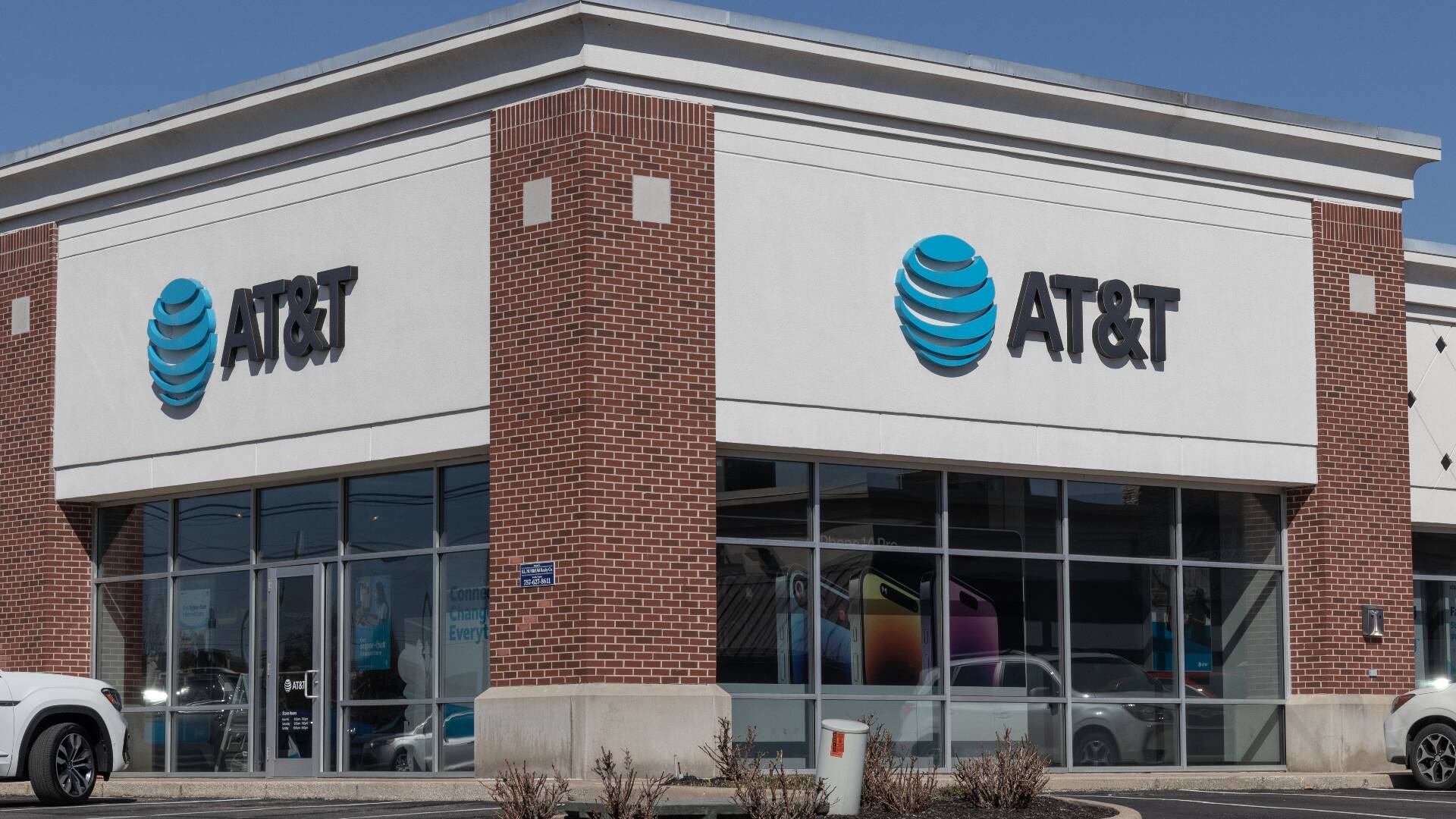 AT&T to launch new service for customers as it takes on T-Mobile ...