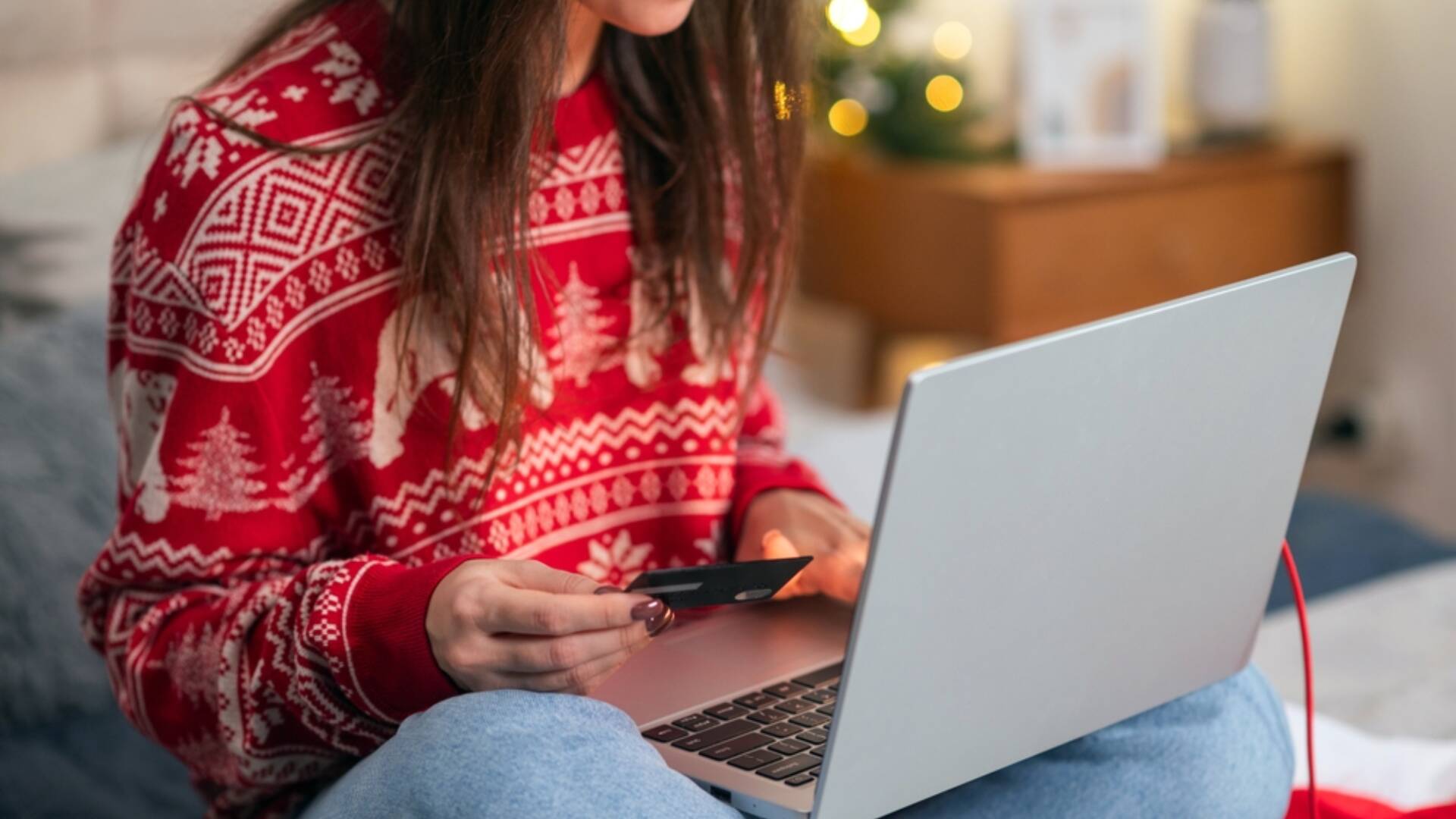 Both high-and low-income holiday shoppers are following this trend ...