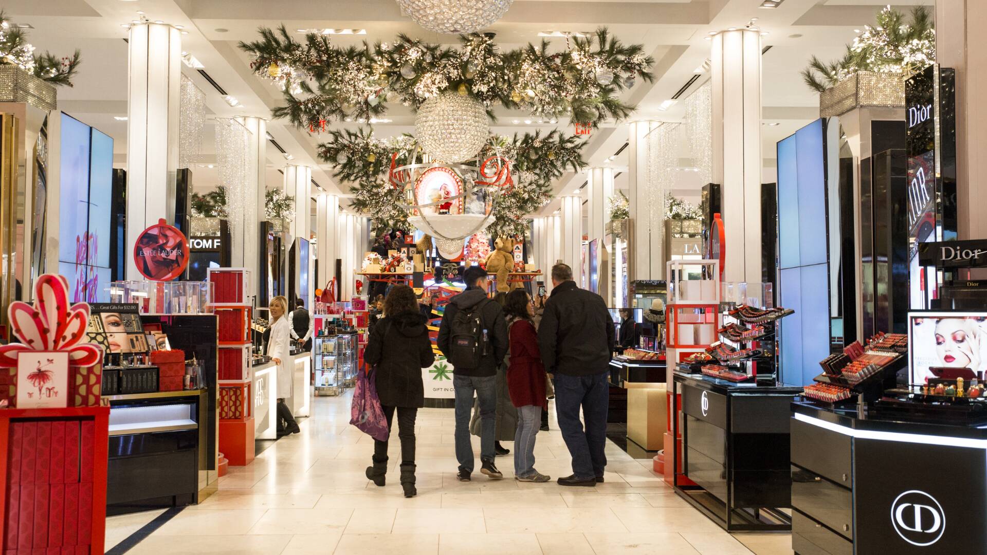 Macy’s signals trouble with unexpected closures - TheStreet