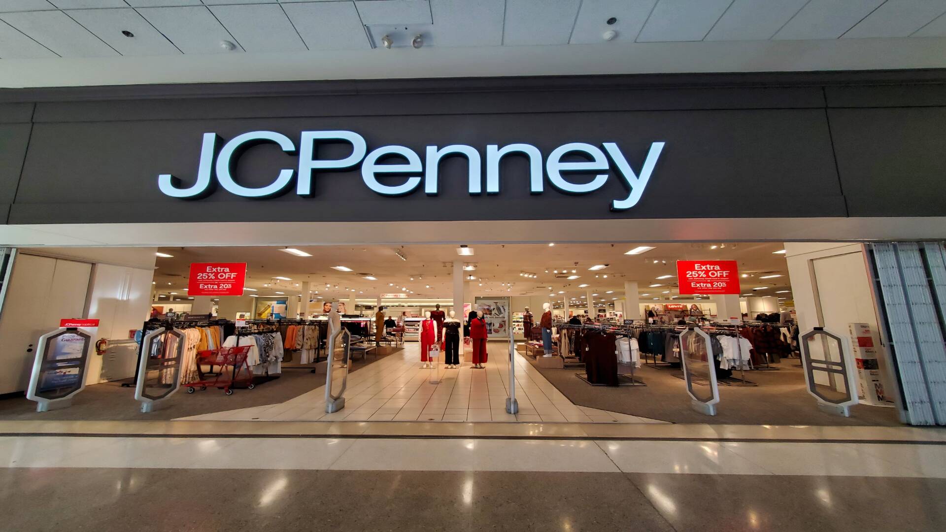 123-year-old retail chain shuts down popular mall location - TheStreet