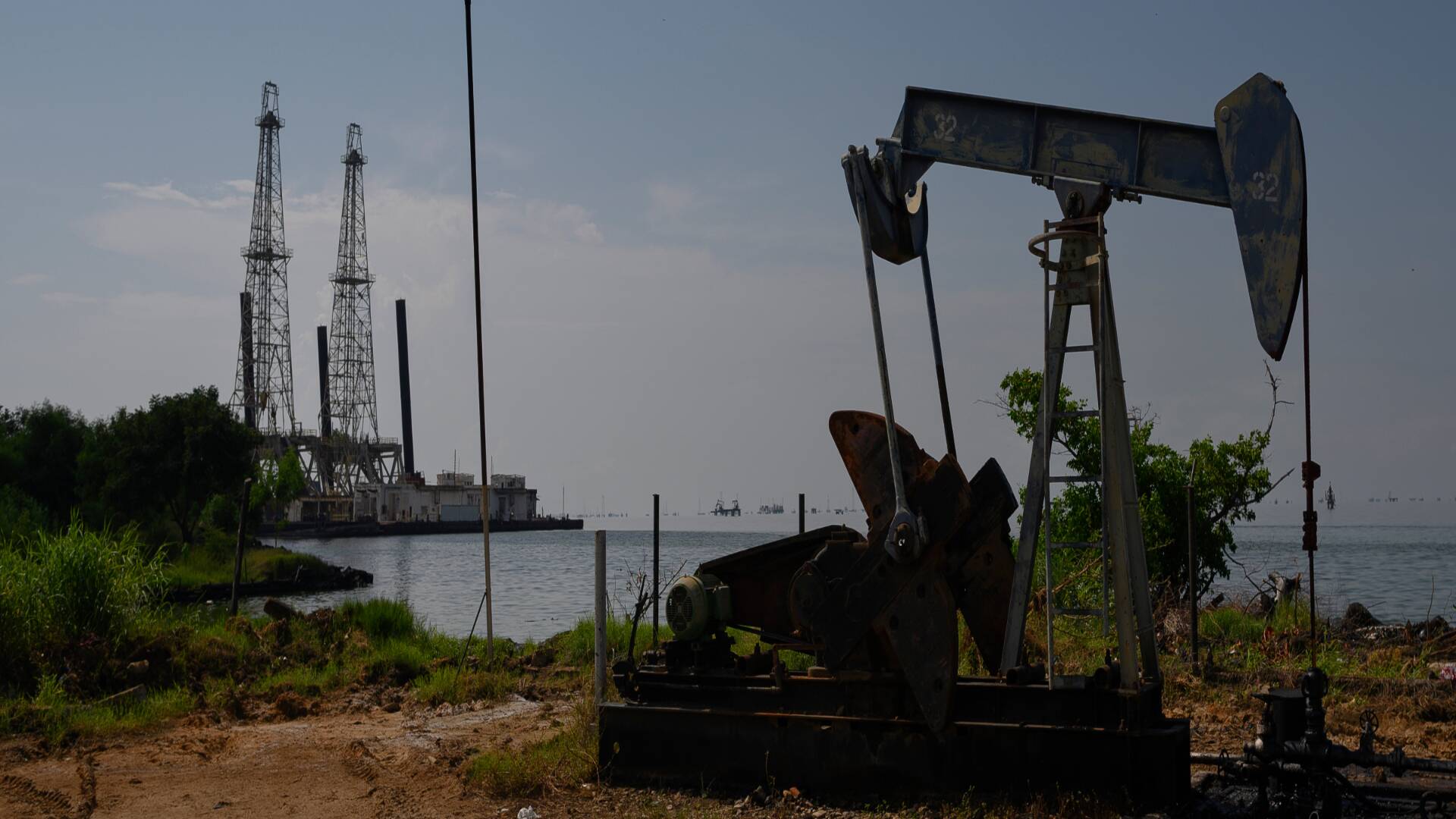 Venezuela oil debate reveals big mystery: Where's the oil? - TheStreet