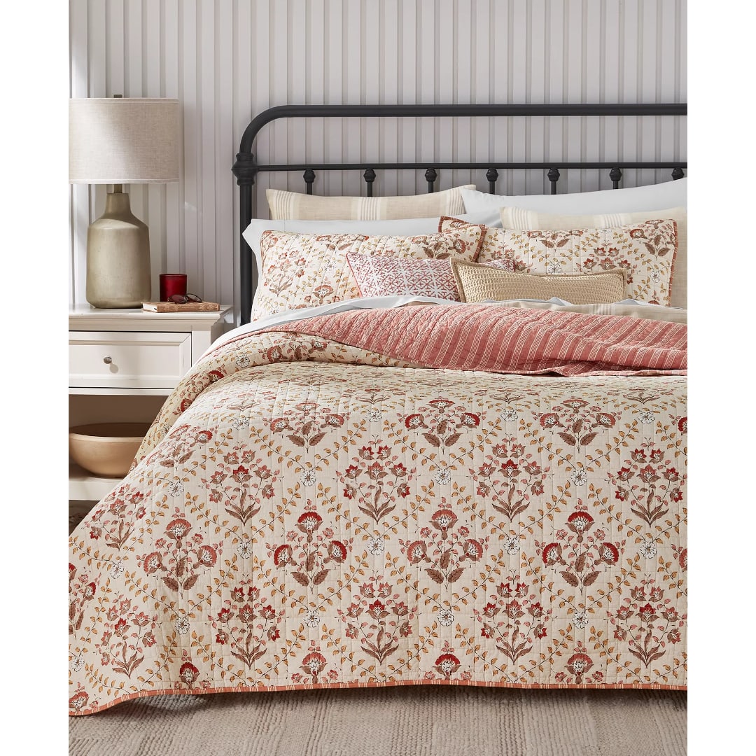 Macy's is selling a $285 quilt set for $71 - TheStreet