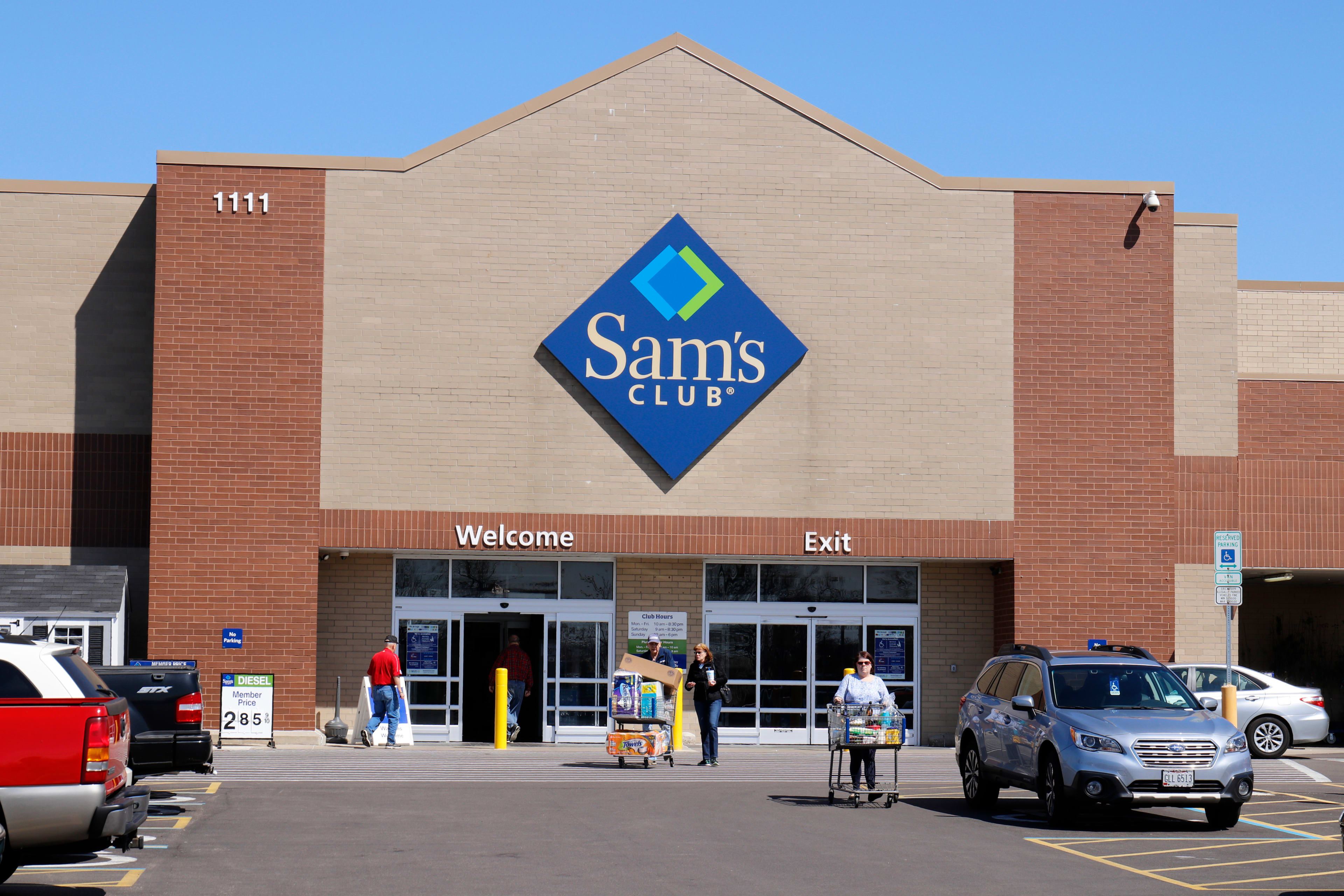 Sam’s Club makes major product change as shoppers cut back - TheStreet