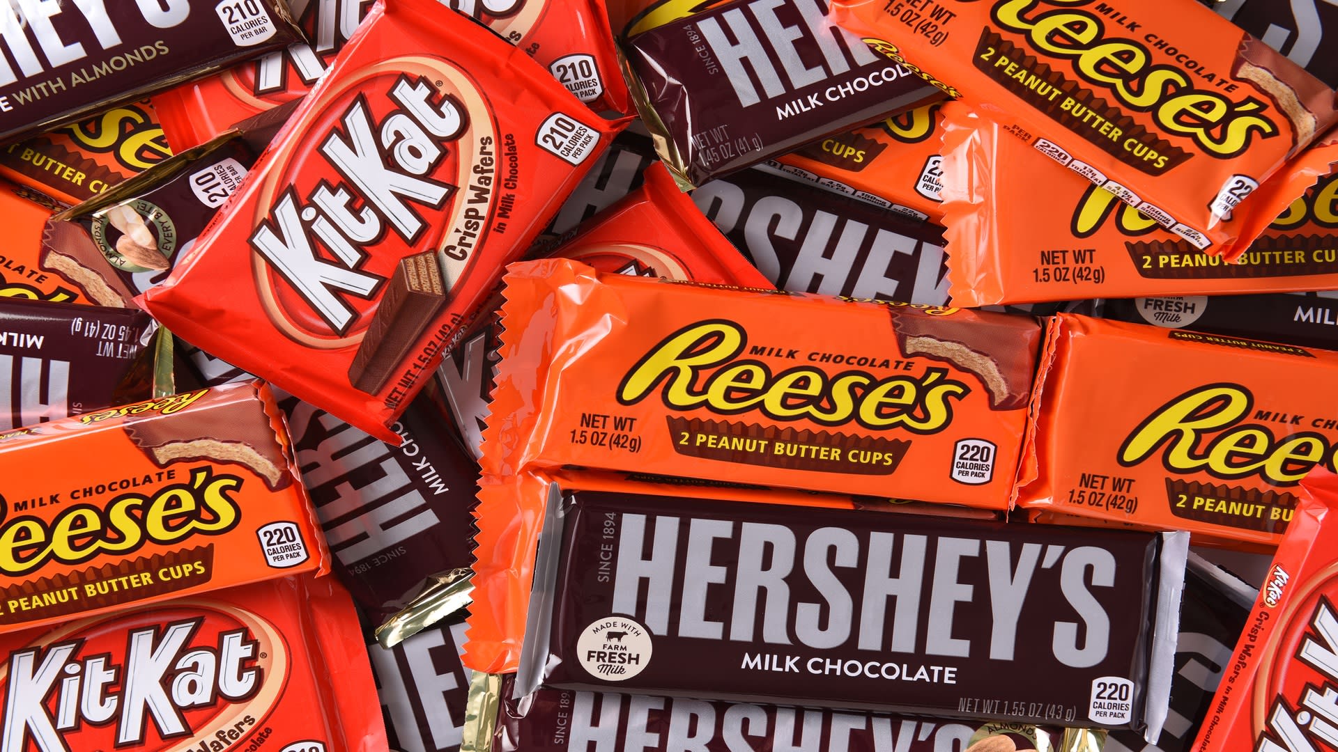 Hershey unveils new dream candy combos ahead of Valentine's Day - TheStreet