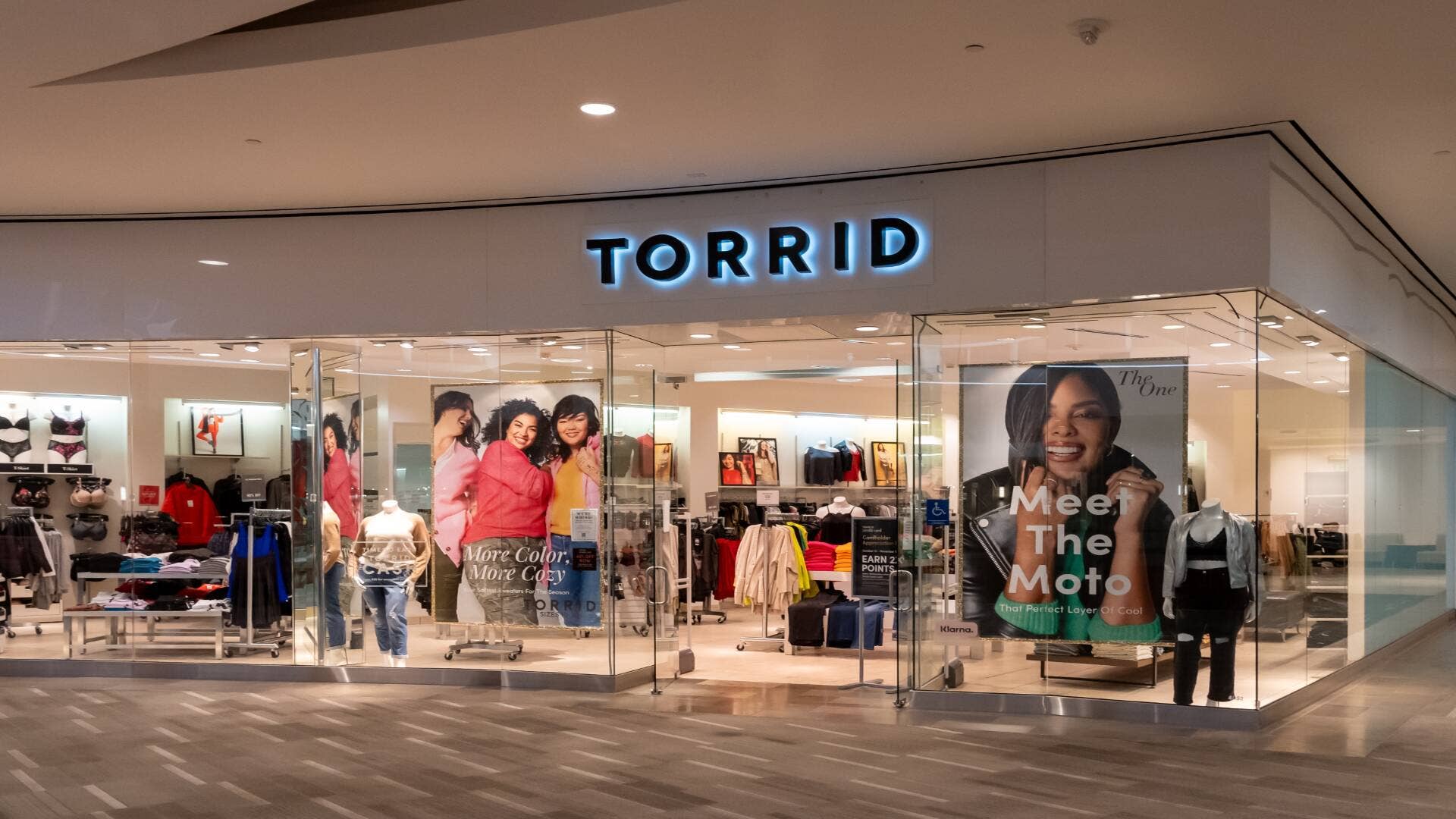 Popular women’s fashion chain shuts stores, no bankruptcy - TheStreet