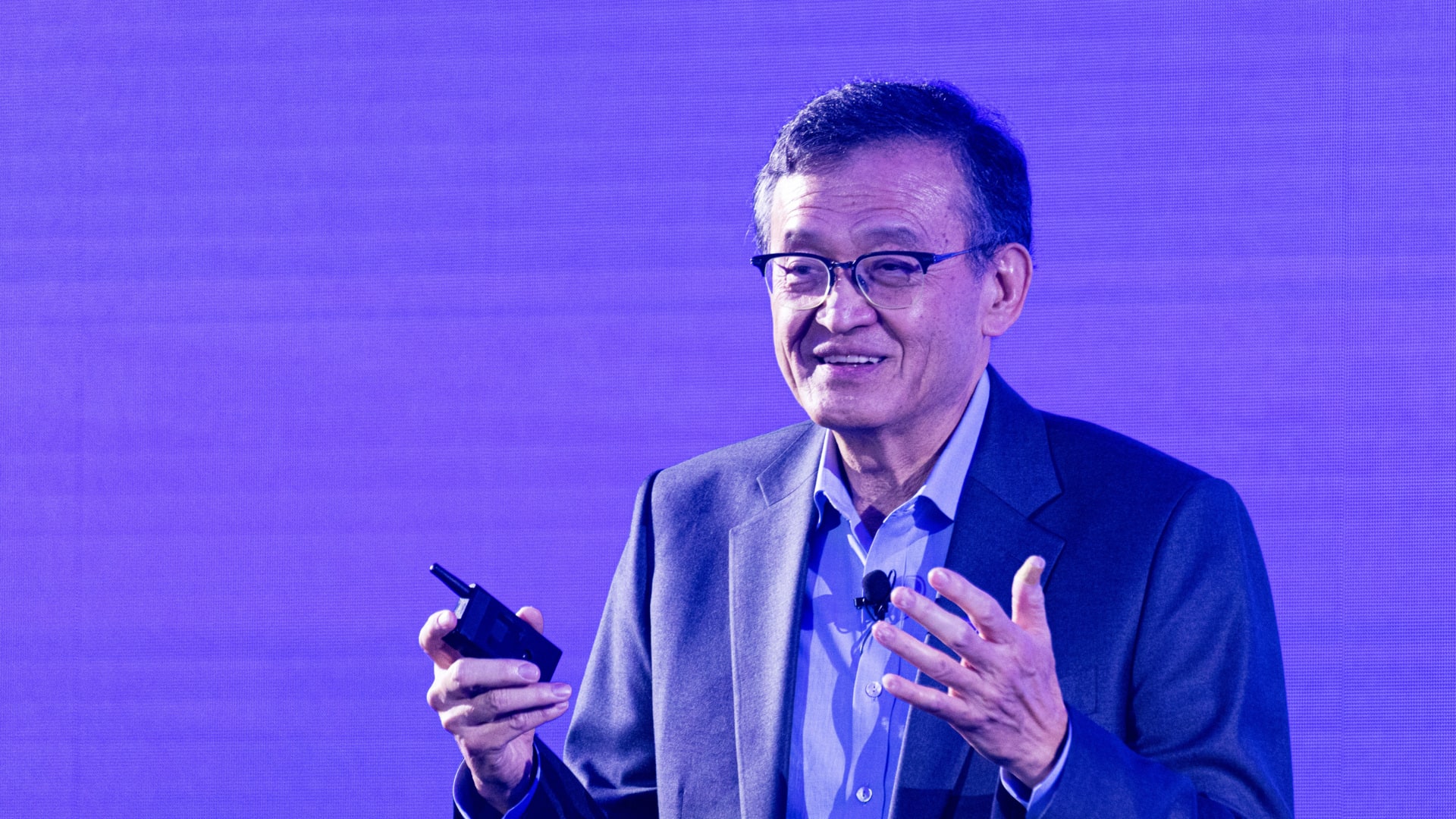 Analyst sends blunt 3-word warning on Intel stock after earnings ...