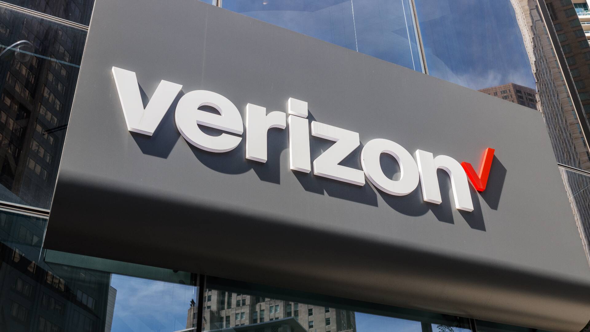 Verizon makes key policy change to slow down fleeing customers - TheStreet