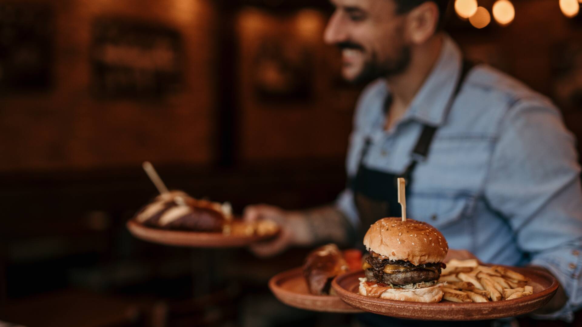 National burger chain closing multiple locations, no bankruptcy - TheStreet