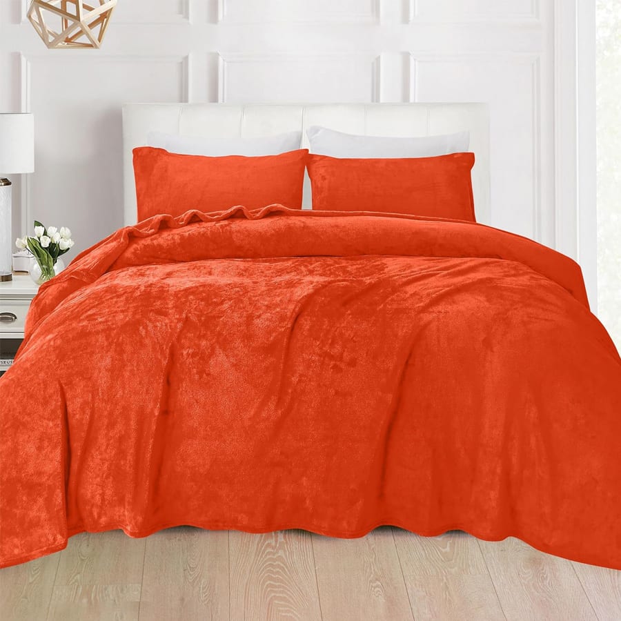 Amazon is selling a 4-piece flannel sheet set for $30 - TheStreet