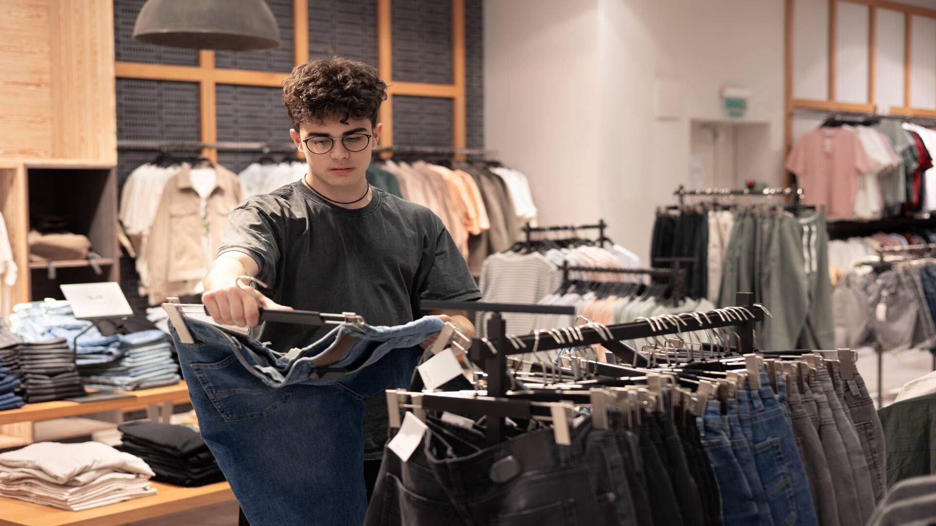 Major retail apparel chain shuts down 35 stores - TheStreet
