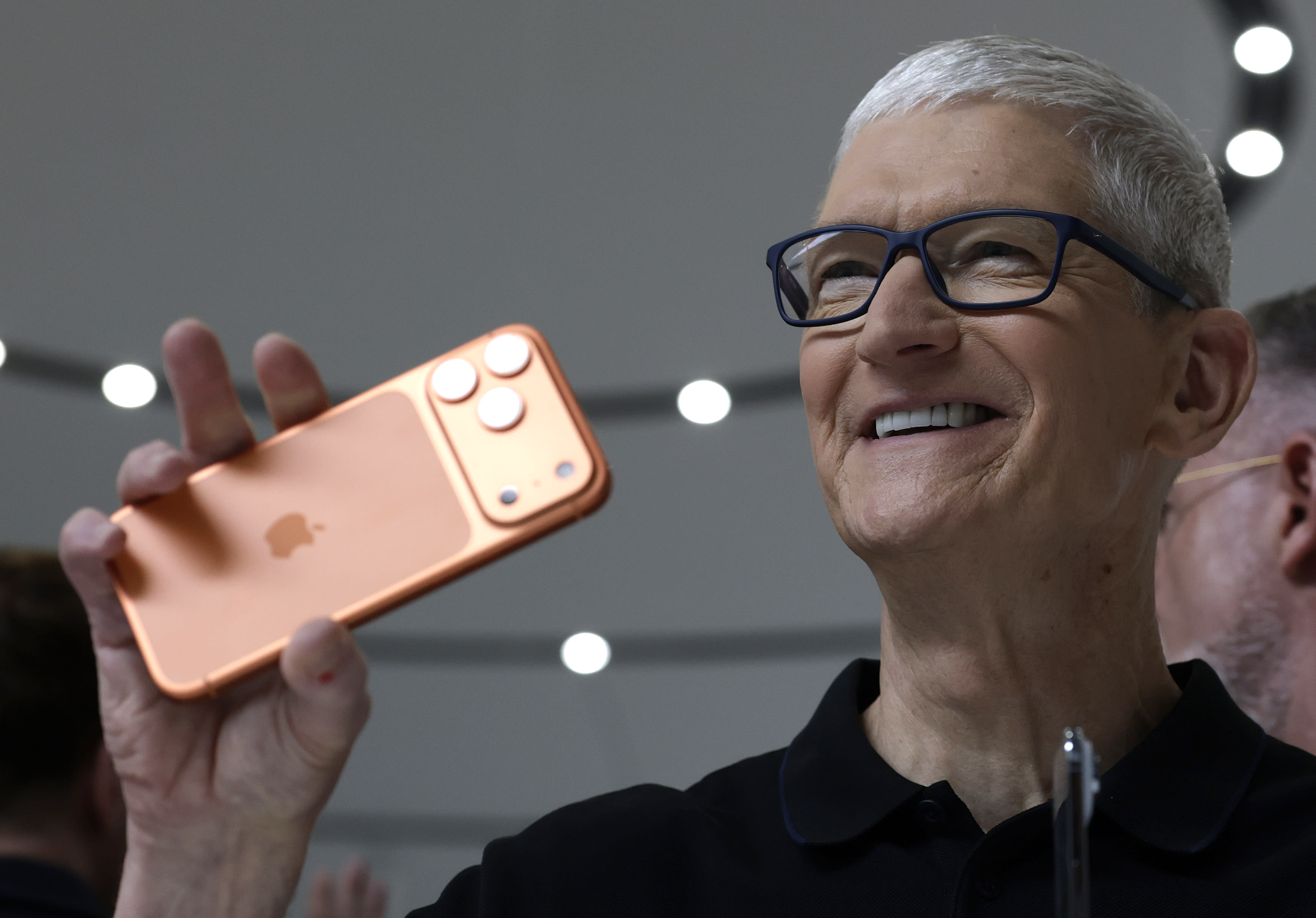 Apple Stock: Analyst Drops iPhone 18 Bombshell | AAPL - TheStreet