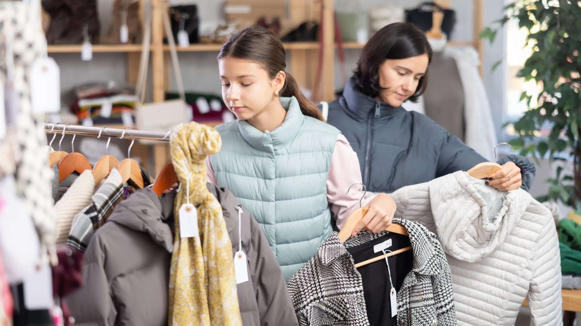 62-year-old retail chain gets lifeline after store closures - TheStreet